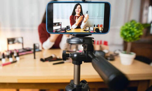 7 YouTubers Books for Free! [PDF]